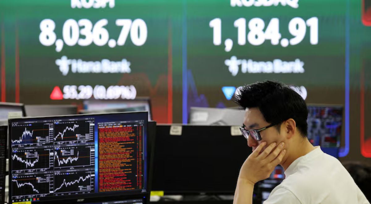 China, Hong Kong Stocks Slide as Tech Sell-Off and Middle East ...